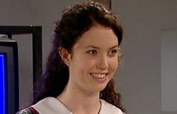 Simone Harris (Chelsea Yates) - Home and Away Characters