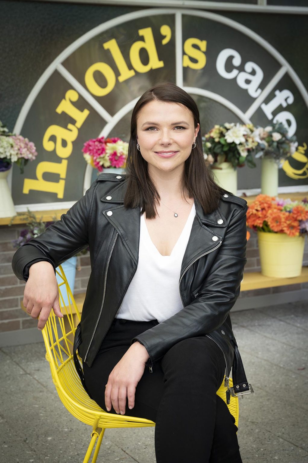 Neighbours Spoilers – Roxy breaks into Freya's apartment