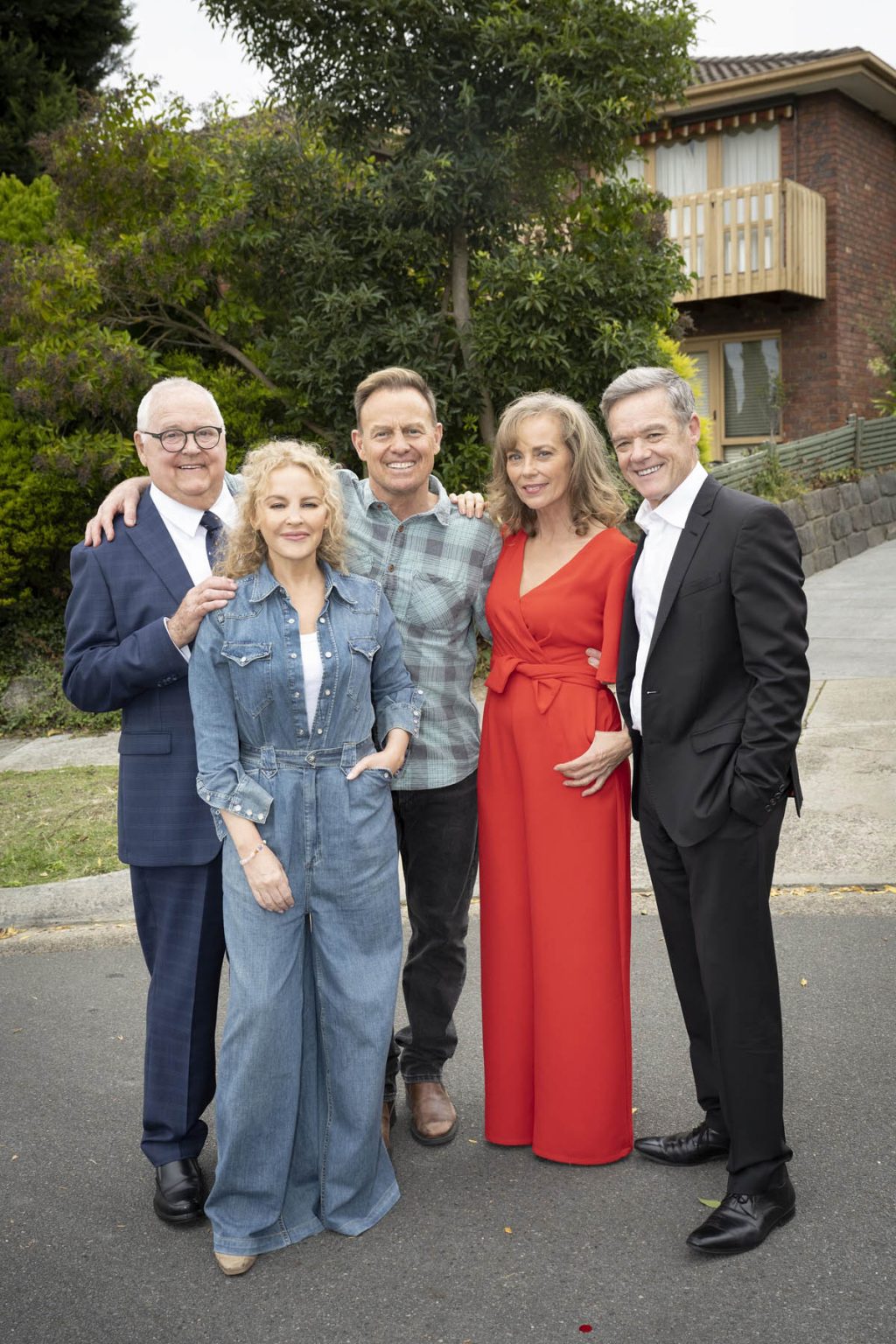 Emmerdale releases first pictures of Jason Donovan's cameo appearance