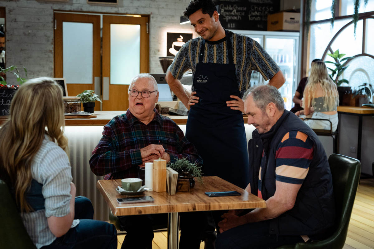 Neighbours Spoilers – 15 pictures from 3rd week in Erinsborough
