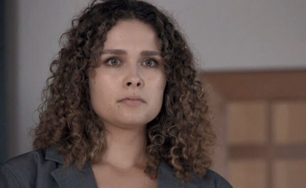 Home and Away's Harper sleeps with Tane as he faces prison time