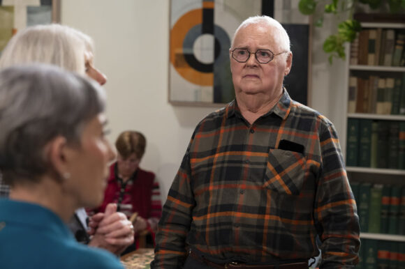 Neighbours – Lives on the line as a fire rips through Max's garage